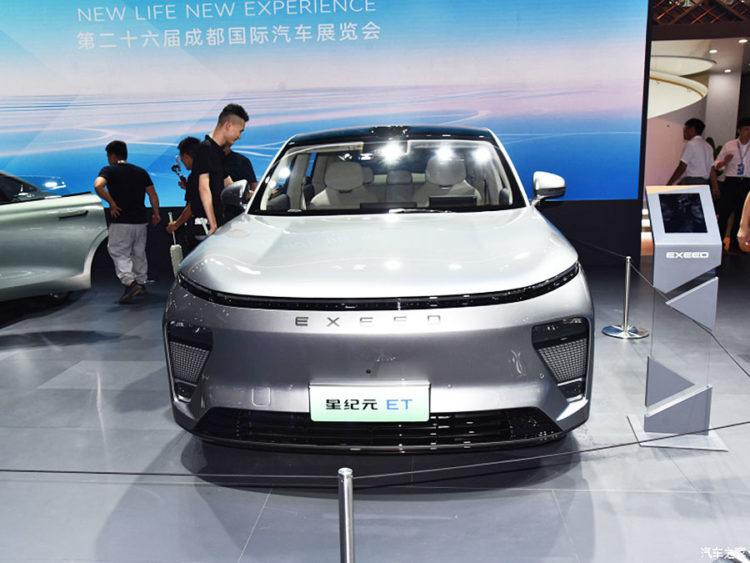 Бренд Chery представил два электромобиля: Exeed Exlantix ET и ES