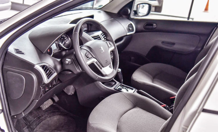В РФ привезли хэтчбеки Peugeot 207i по цене — от 990 тыс. руб.