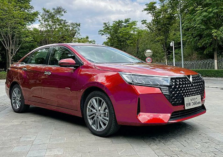 В Россию скоро прибудет бюджетный седан Venucia D60 Plus