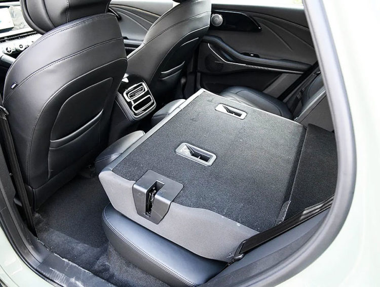 Скоро появится в продаже доступный EXEED RX Prestige