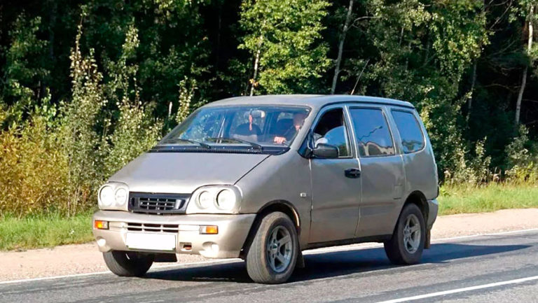 Семиместный минивэн для семьи Lada Б-Вэн выпустят в 2027 году
