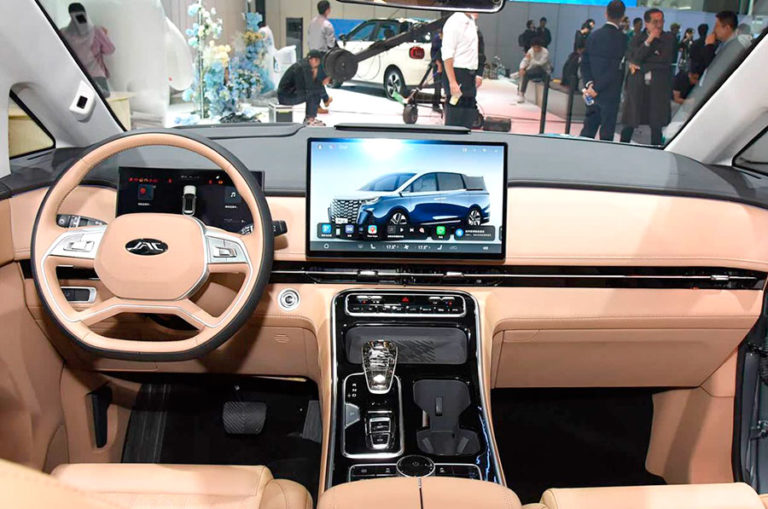 Новый минивэн RF8 от JAC выходит на российский рынок в 2025 году